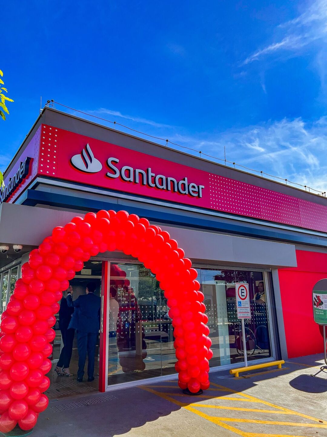 Santander inaugura nova agência na cidade de Araguaina - Portal O Norte