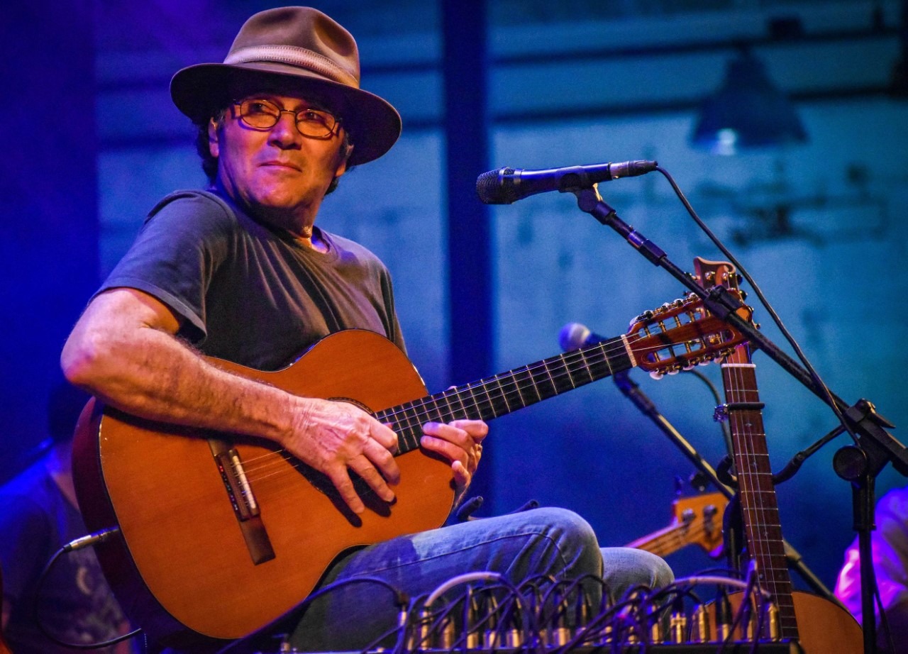 Cantor Almir Sater se apresenta em Araguaína no aniversário do SRA ...